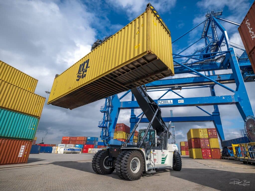 havenfotografie: DOCKX Container handling equipment